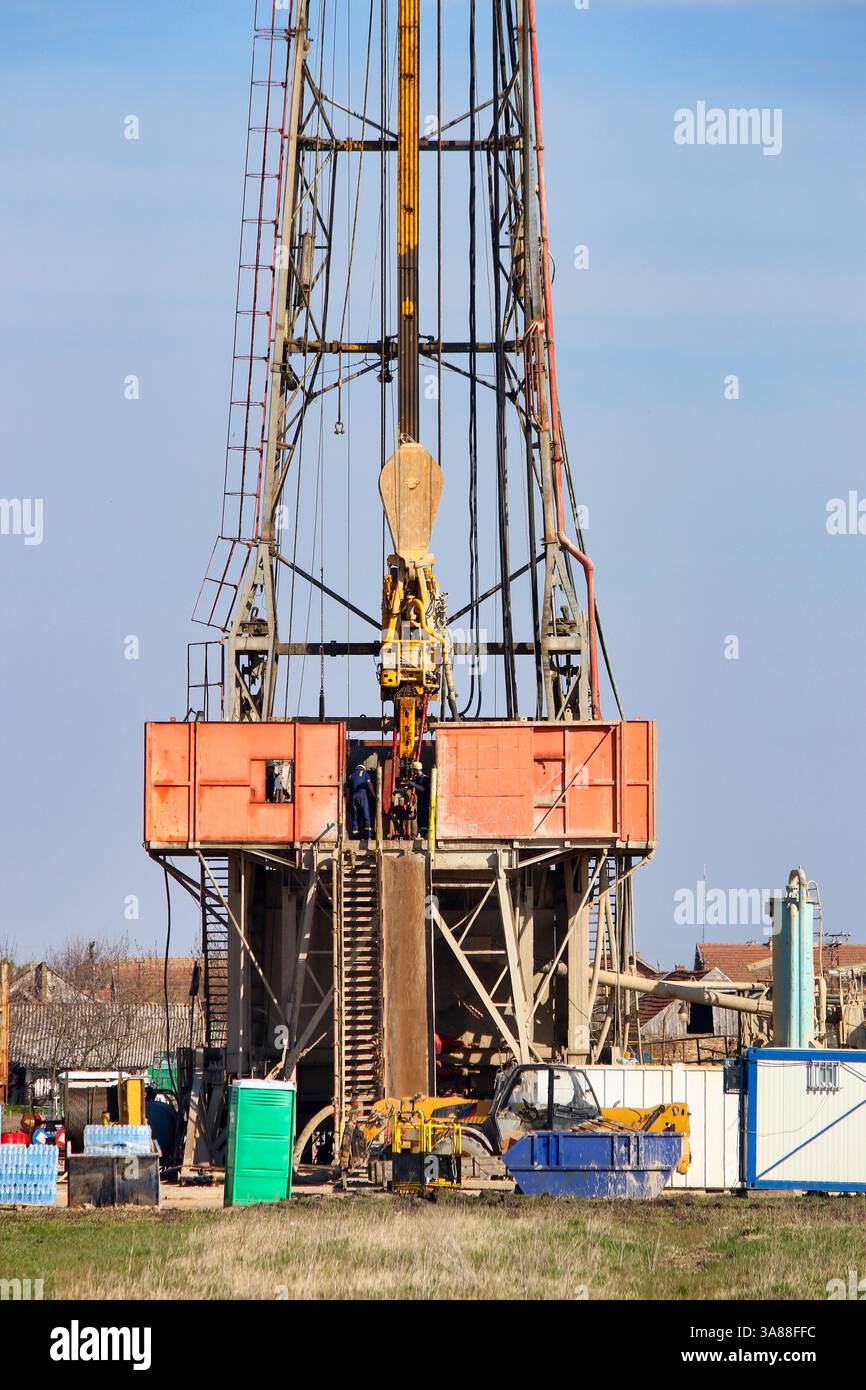 Oil workers work on an oil rig,petrochemical industry Stock Photo - Alamy