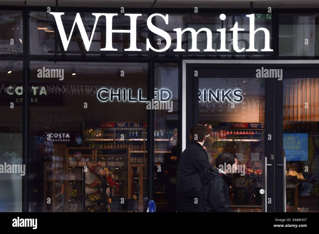 London, England, UK. 28th Mar, 2025. General view of a WH Smith store ...