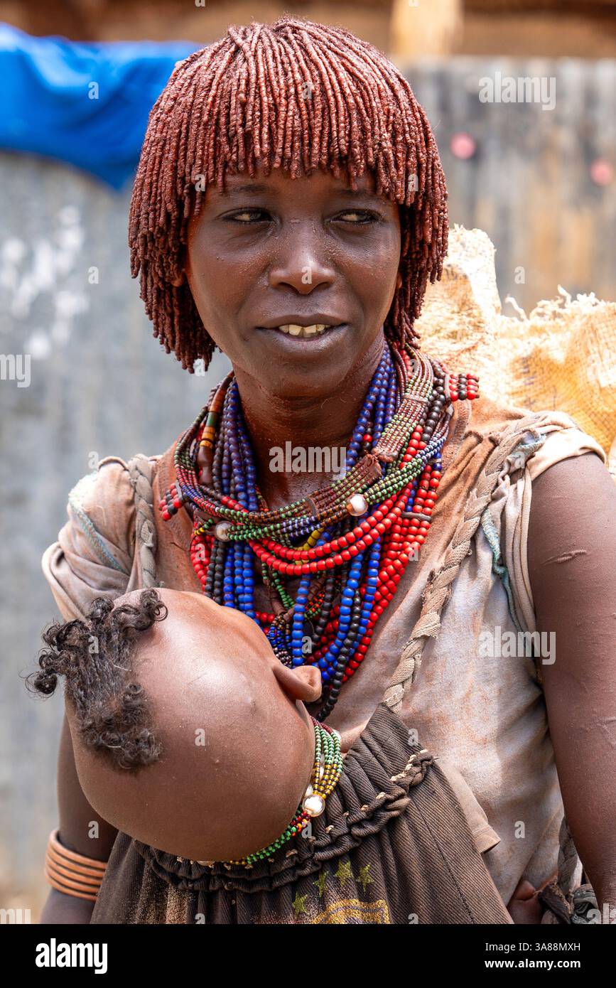Ethiopia, Hamer woman at the market in Jinka Stock Photo - Alamy