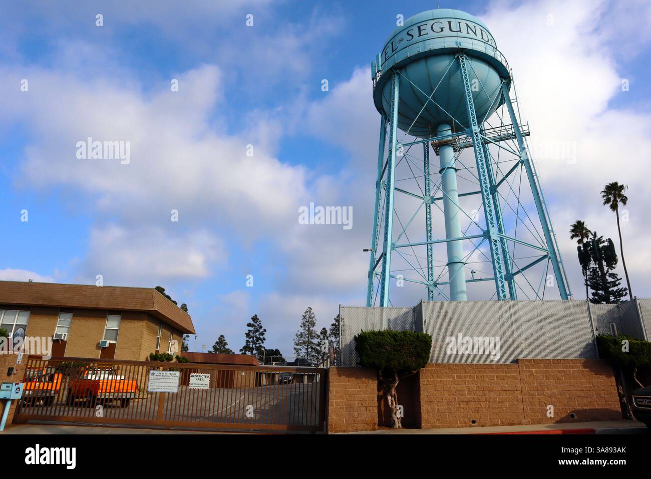 El Segundo, California: El Segundo Water Tower, an iconic industrial ...