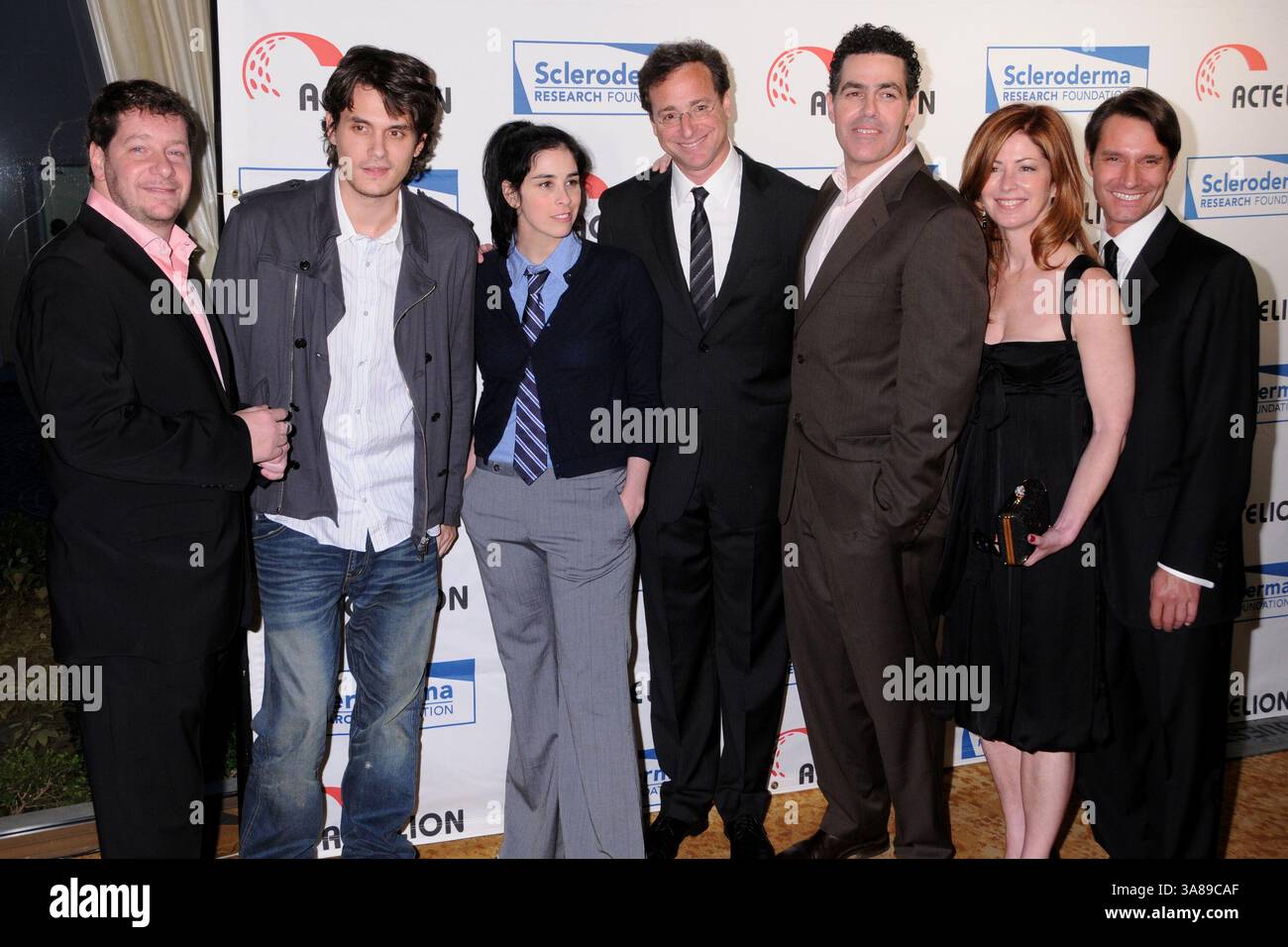 Silverman bob hi-res stock photography and images - Alamy