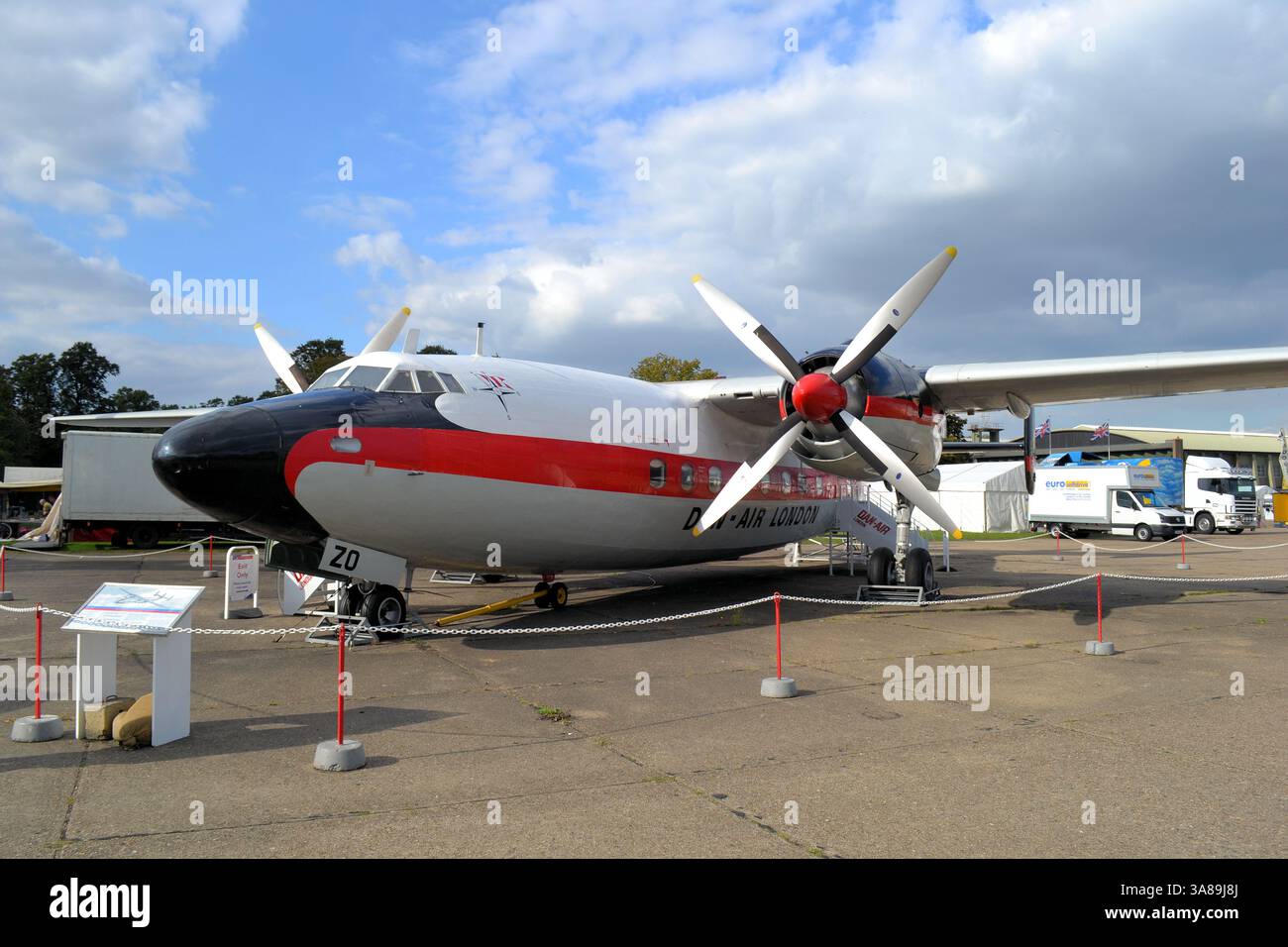 Two bristol centaurus engines hi-res stock photography and images - Alamy