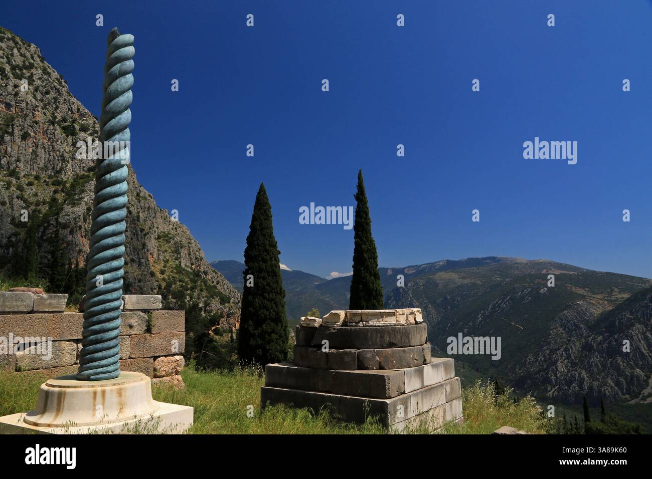 Replica of the Serpent Column, Delphi, Valley of Phocis, Greece Stock ...