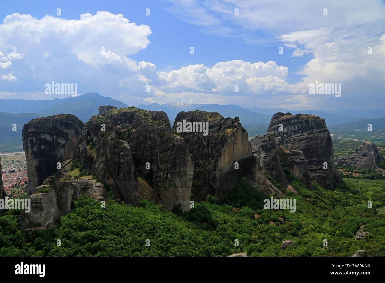 Monastery meteora monasteries meteoras hi-res stock photography and ...