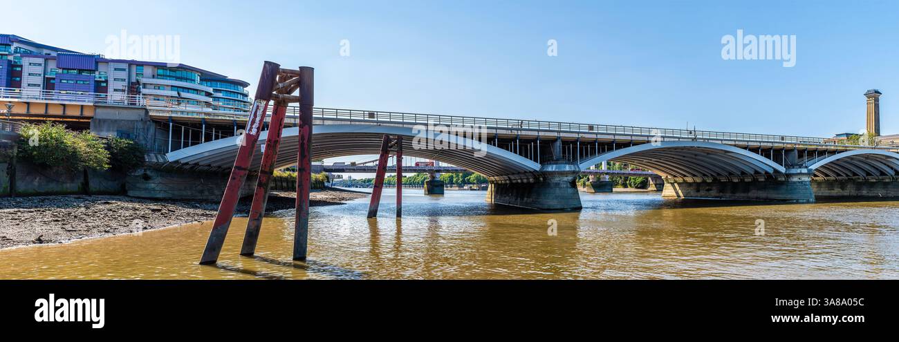 A panorama view of the Chelsea Bridge over the river Thames at ...