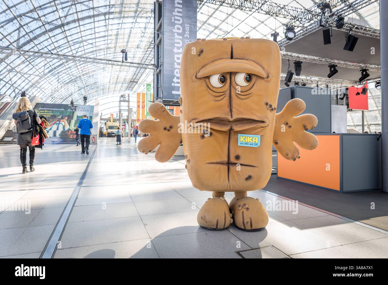 Die KIKA Figur Bernd das Brot Leipziger Buchmesse 2025 Tag 2 *** The ...