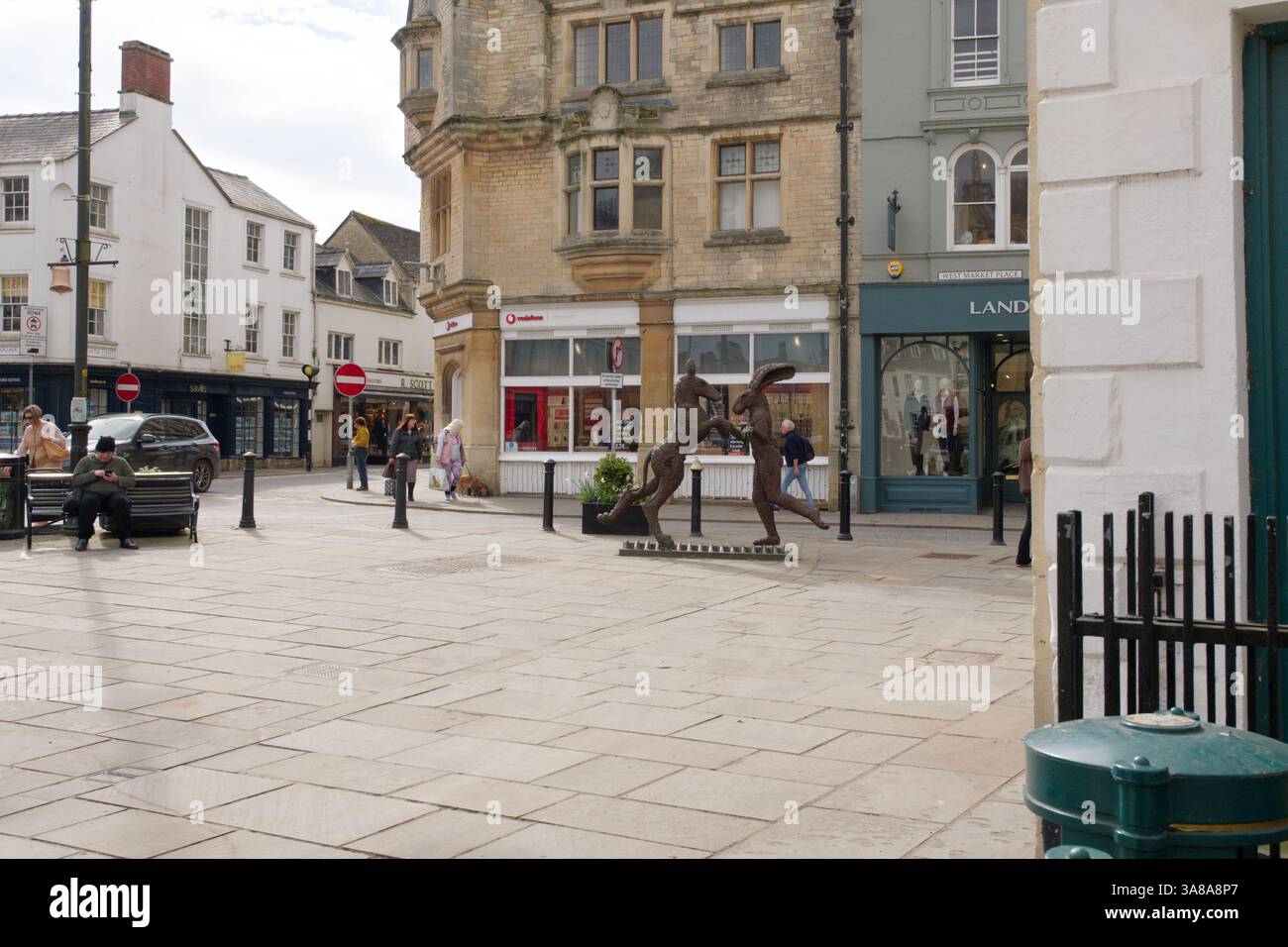 Cirencester street scene hi-res stock photography and images - Alamy