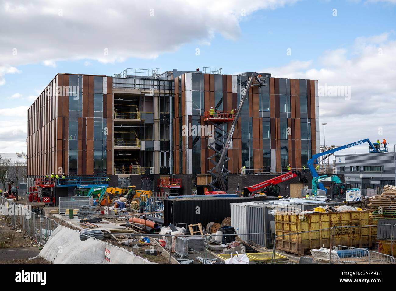 Construction of the Health Innovation Hub, in the Govan area of Glasgow ...