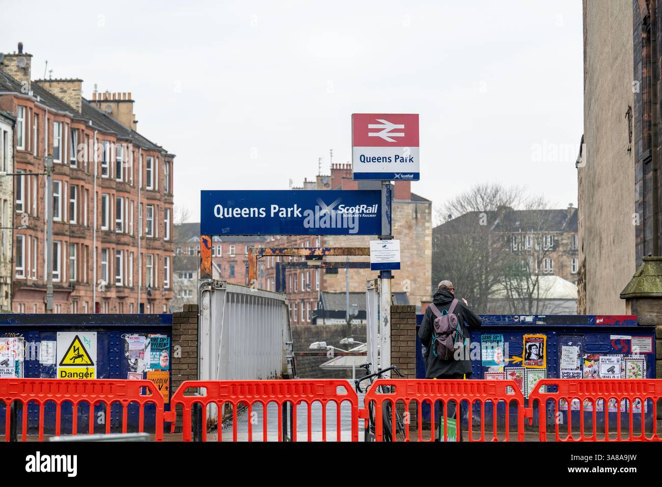 Queens Park train station on Victoria Road, in Govanhill . South Side ...