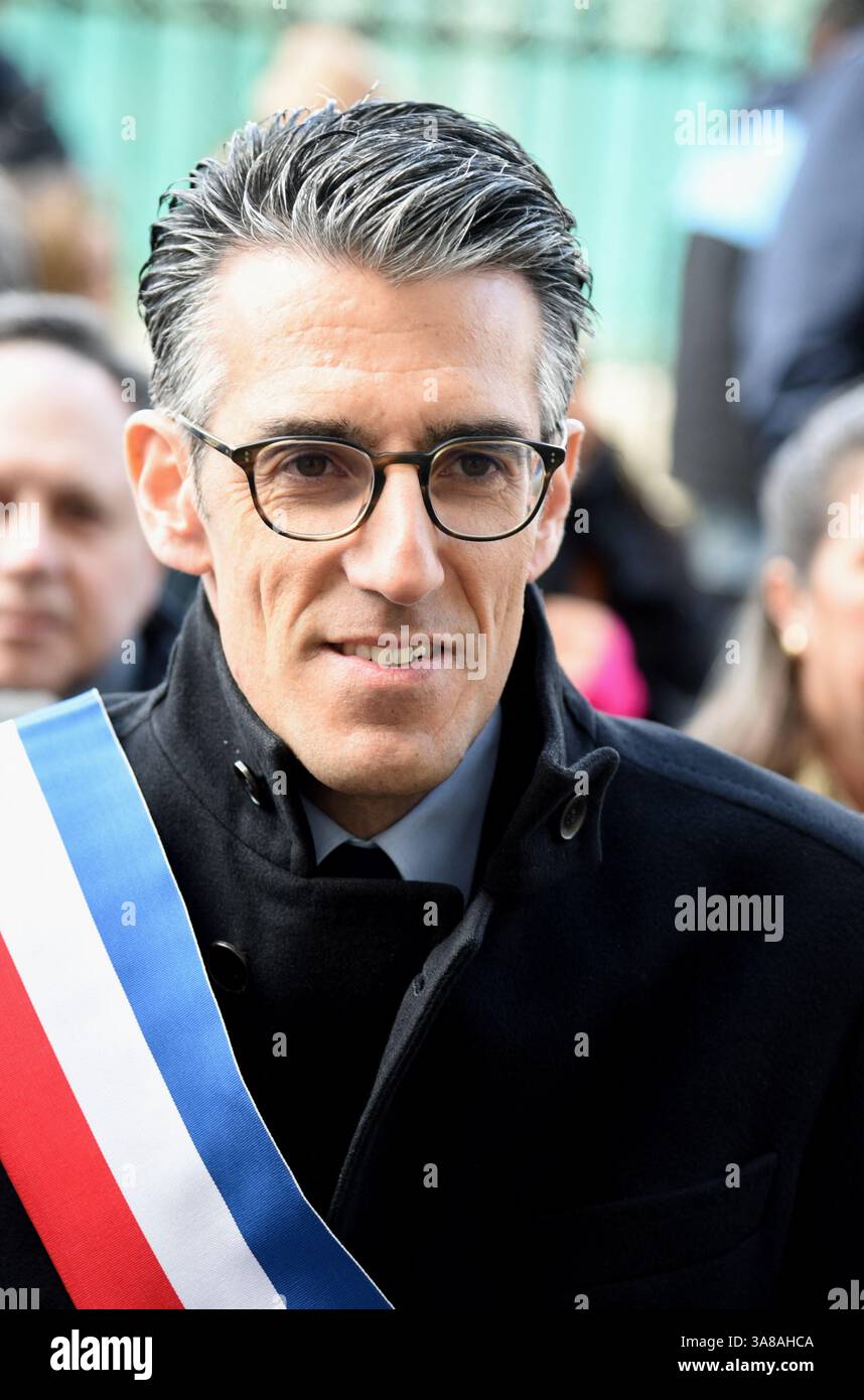 Paris, France. 28th Mar, 2025. Jeremy Redler and Anne Hidalgo unveils a ...