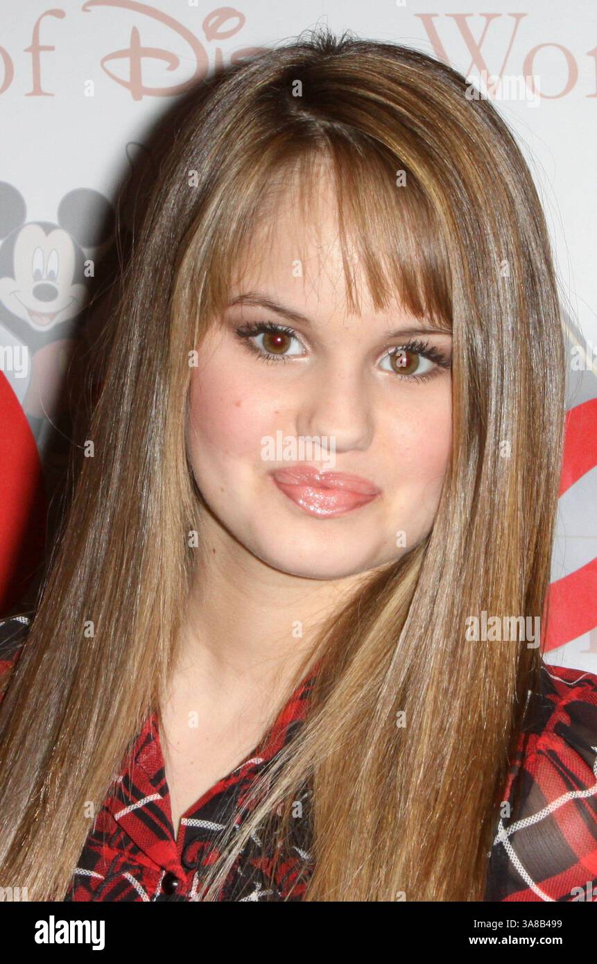 Debby ryan cast hi-res stock photography and images - Alamy
