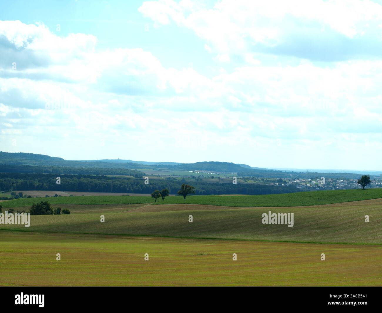Contrasting mountain colors hi-res stock photography and images - Alamy