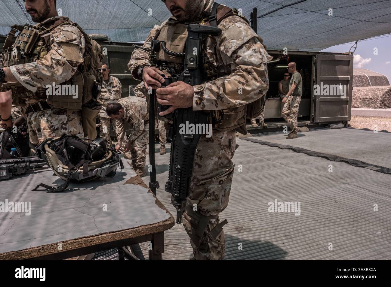 May 11, 2016 - Erbil, Kurdistan, Iraq - Flight crew preparation on the ...