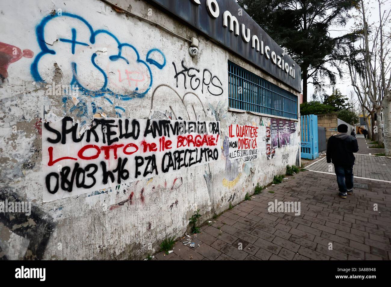 Roma, Italia. 28th Mar, 2025. Striscioni per un centro anti violenza a ...