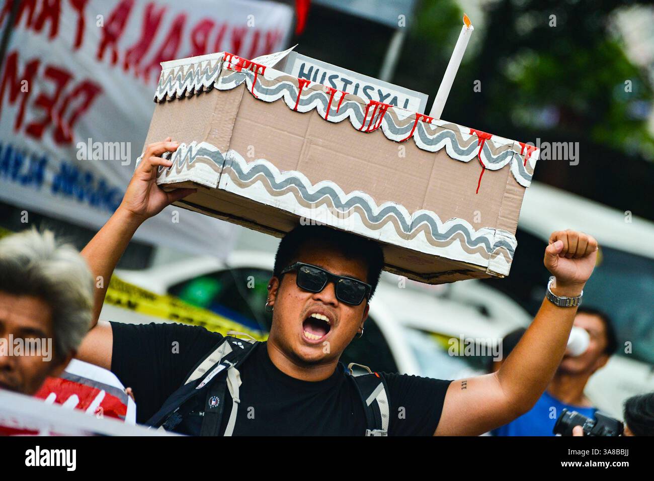 Manila, Metro Manila, Philippines. 28th Mar, 2025. Familes of victims ...