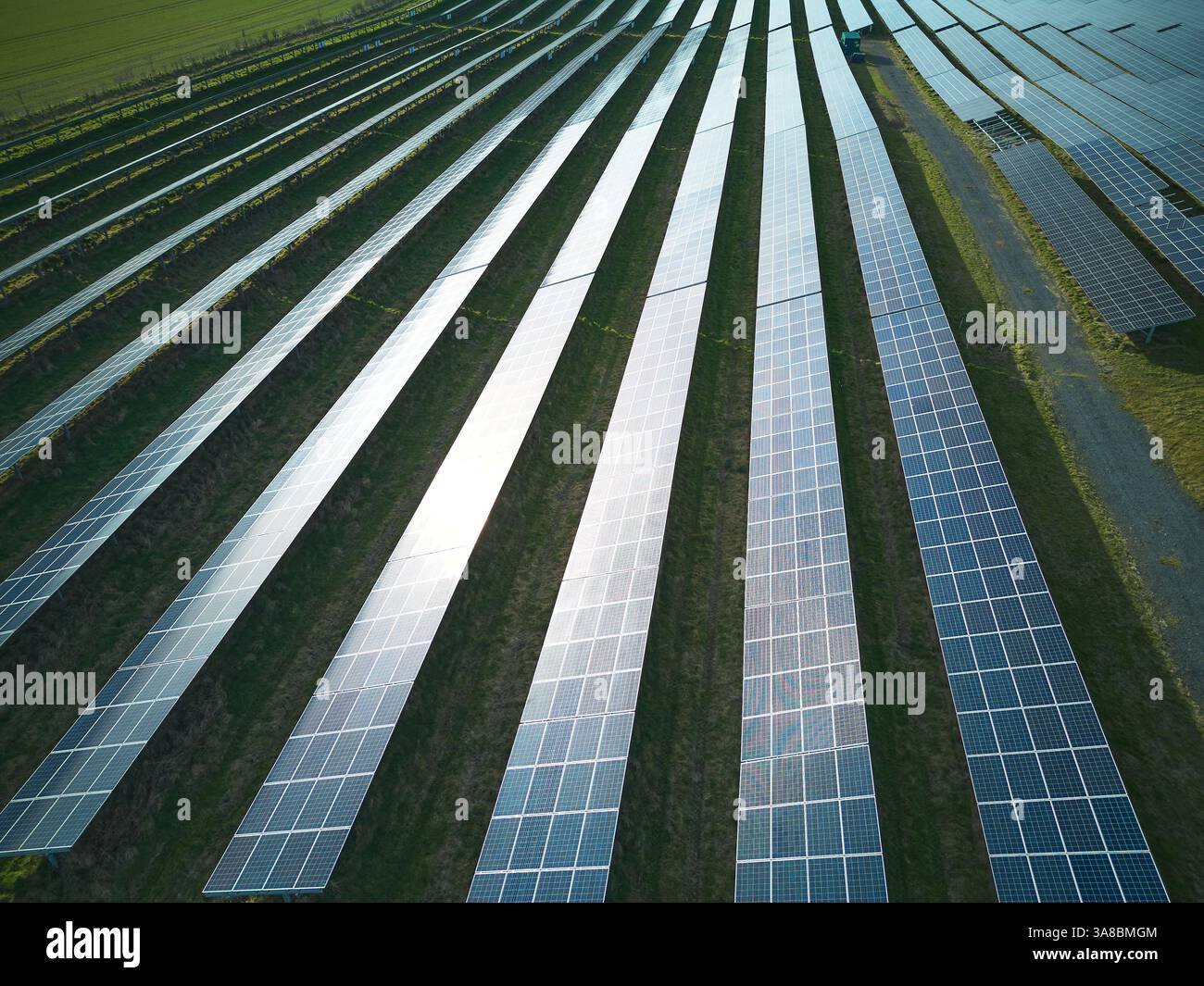 Photovoltaic solar farm in hi-res stock photography and images - Alamy