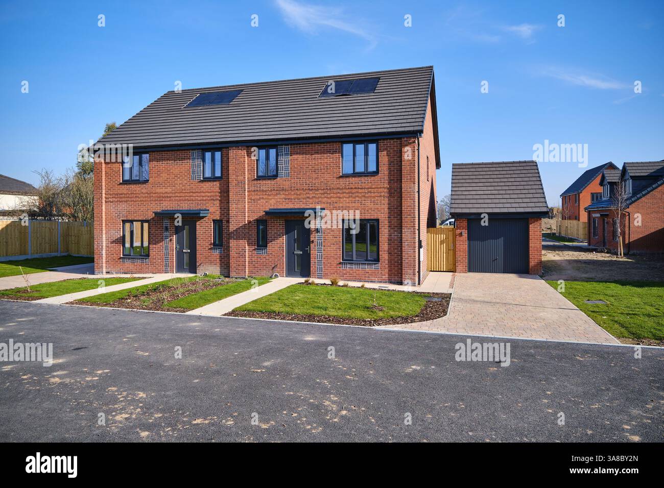 Newly built houses for sale in the UK Stock Photo - Alamy