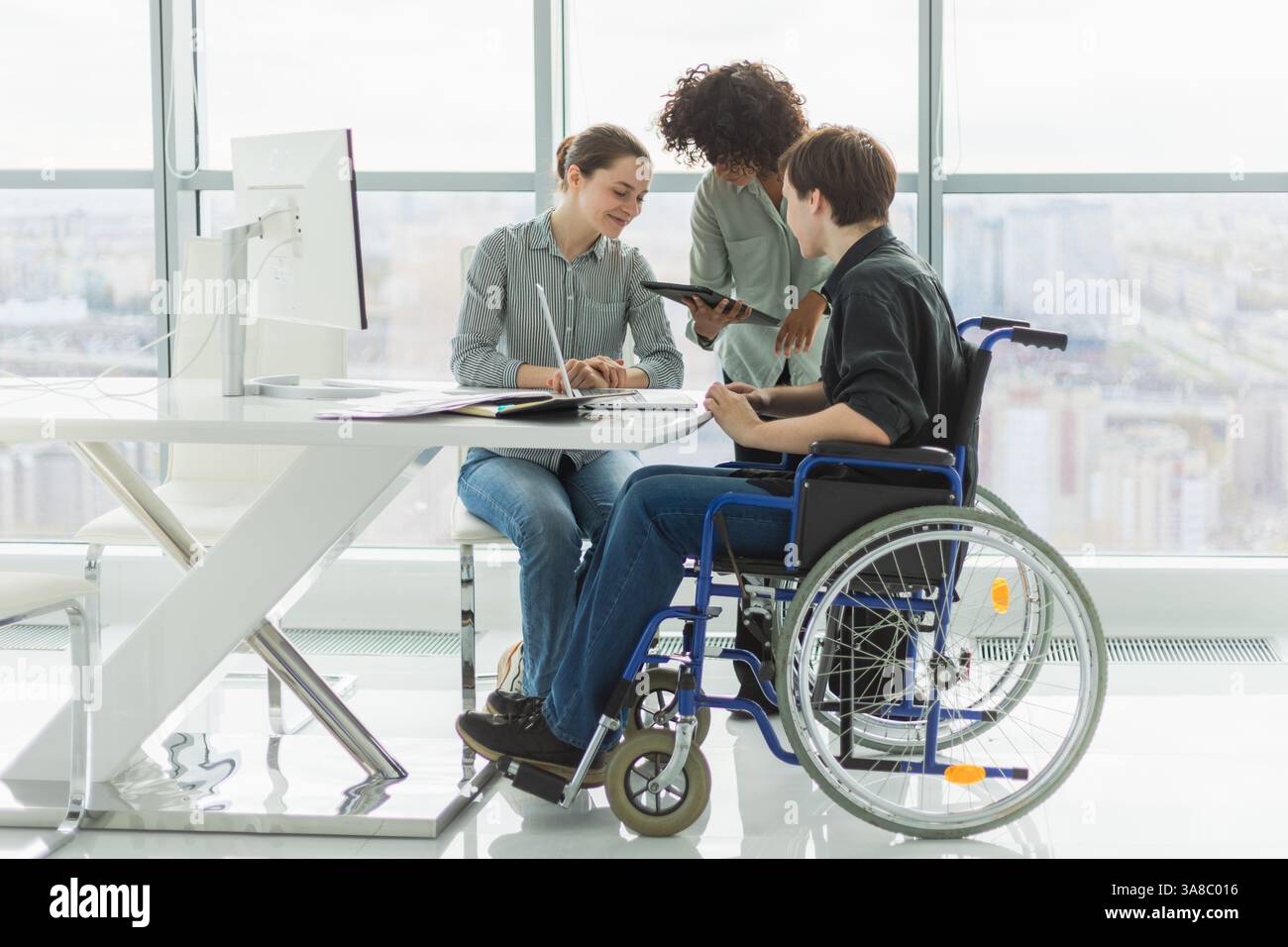 Teamwork brainstorm. Diverse multiracial colleagues man in chair for ...