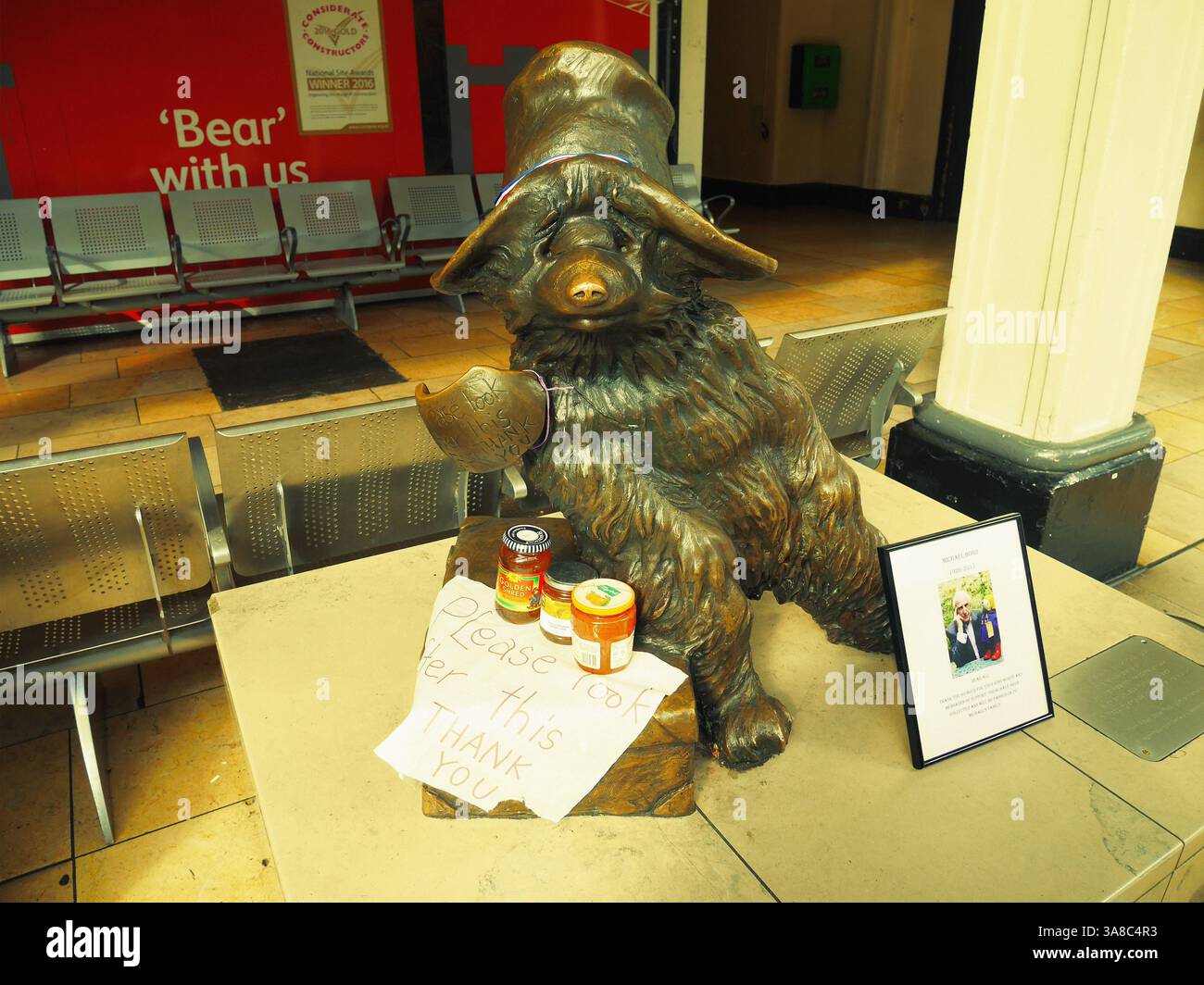 Jar of marmalade paddington bear hi-res stock photography and images ...