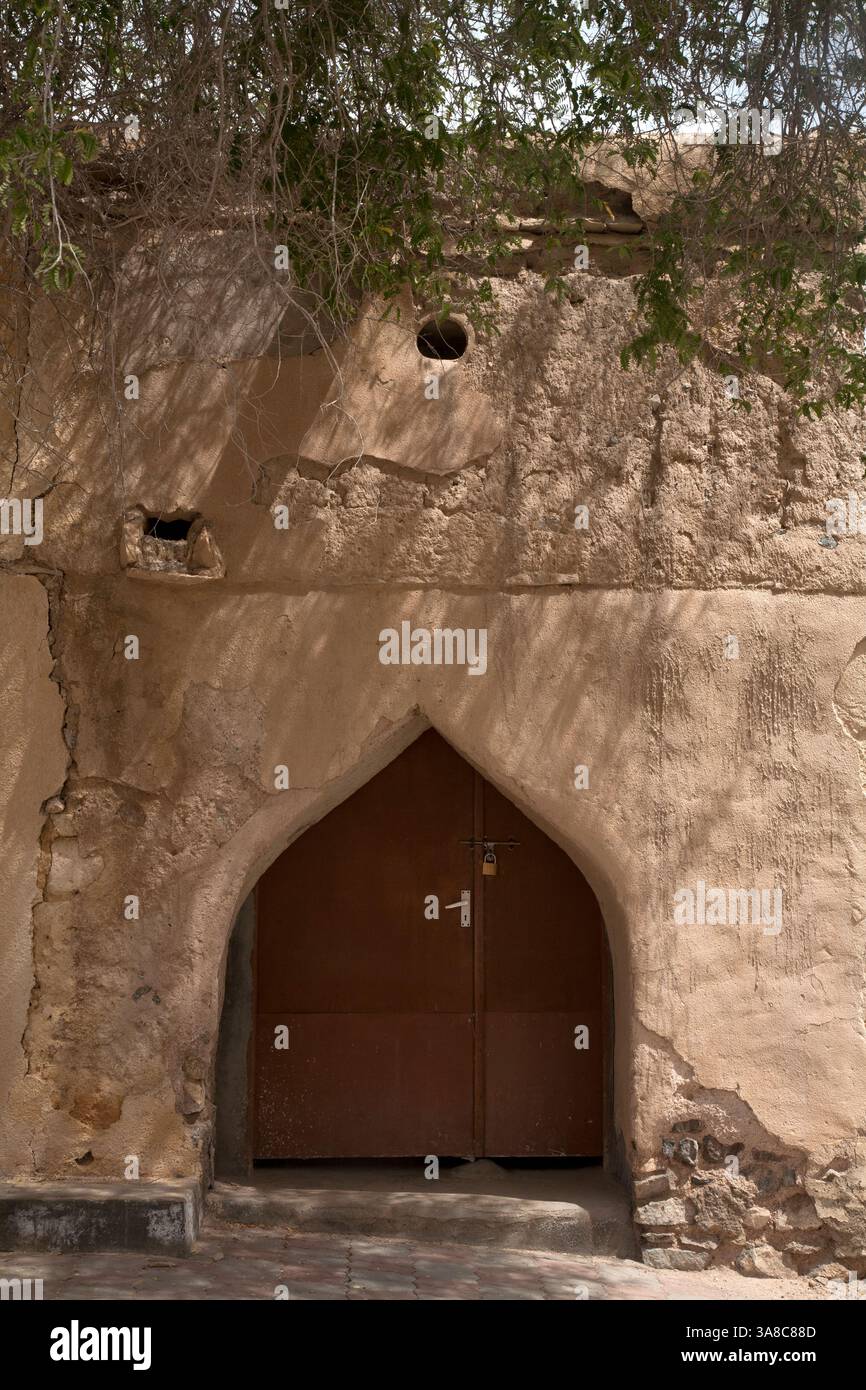 ancient mud buildings al-mudhayrib oman sultanate of oman Stock Photo ...