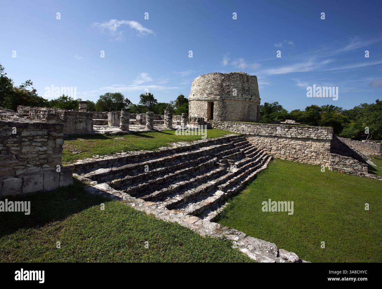 July 17, 2006 - Mayapan, Mexico - Xani Nah, The Oratory with the Round ...