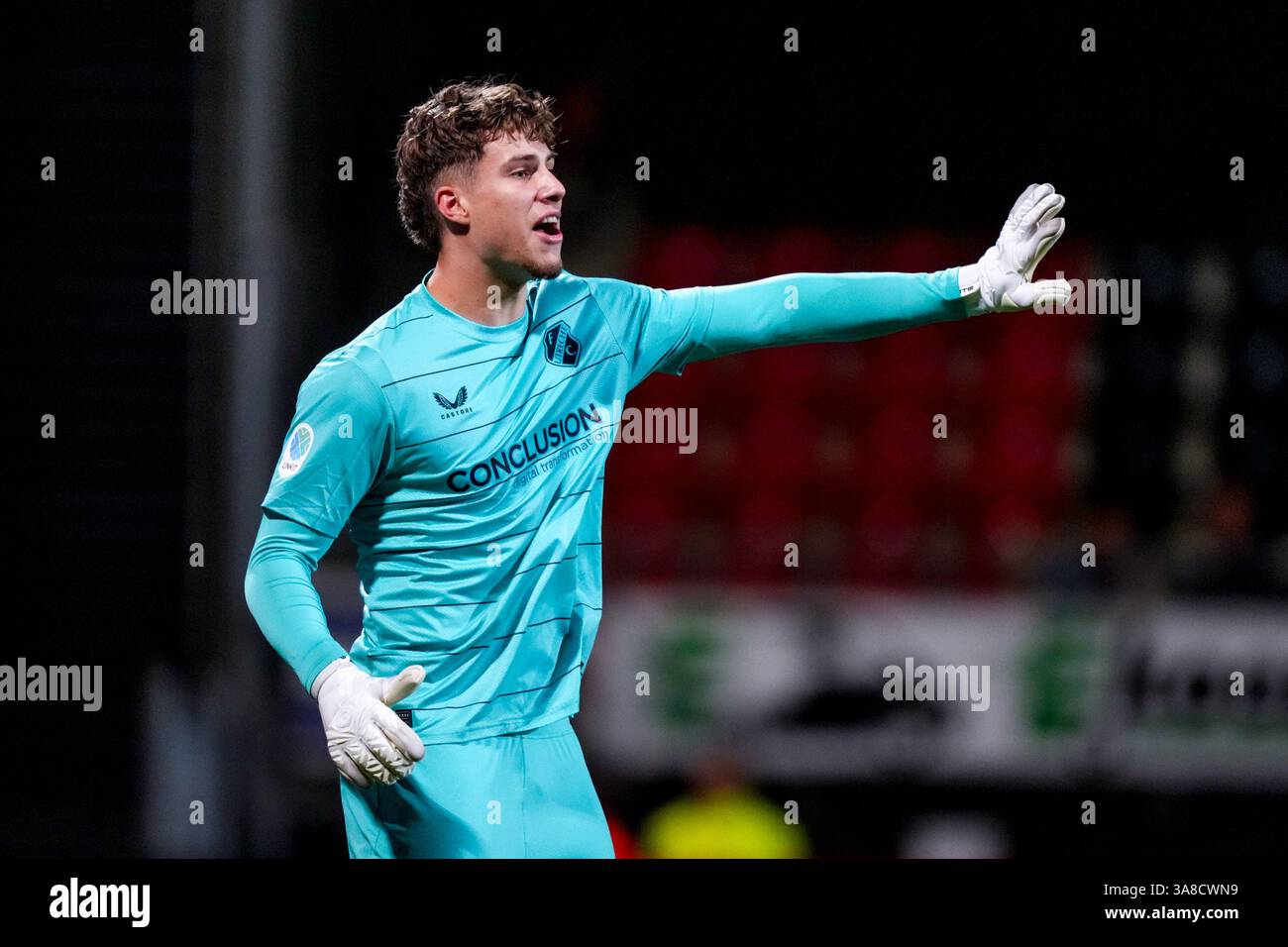 Rotterdam, Netherlands. 28th Mar, 2025. ROTTERDAM, 28-03-2025, Van ...