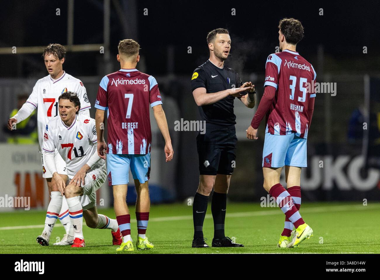 VELSEN, 28-03-2025, 711 Stadion. Dutch Football, Keuken Kampioen ...