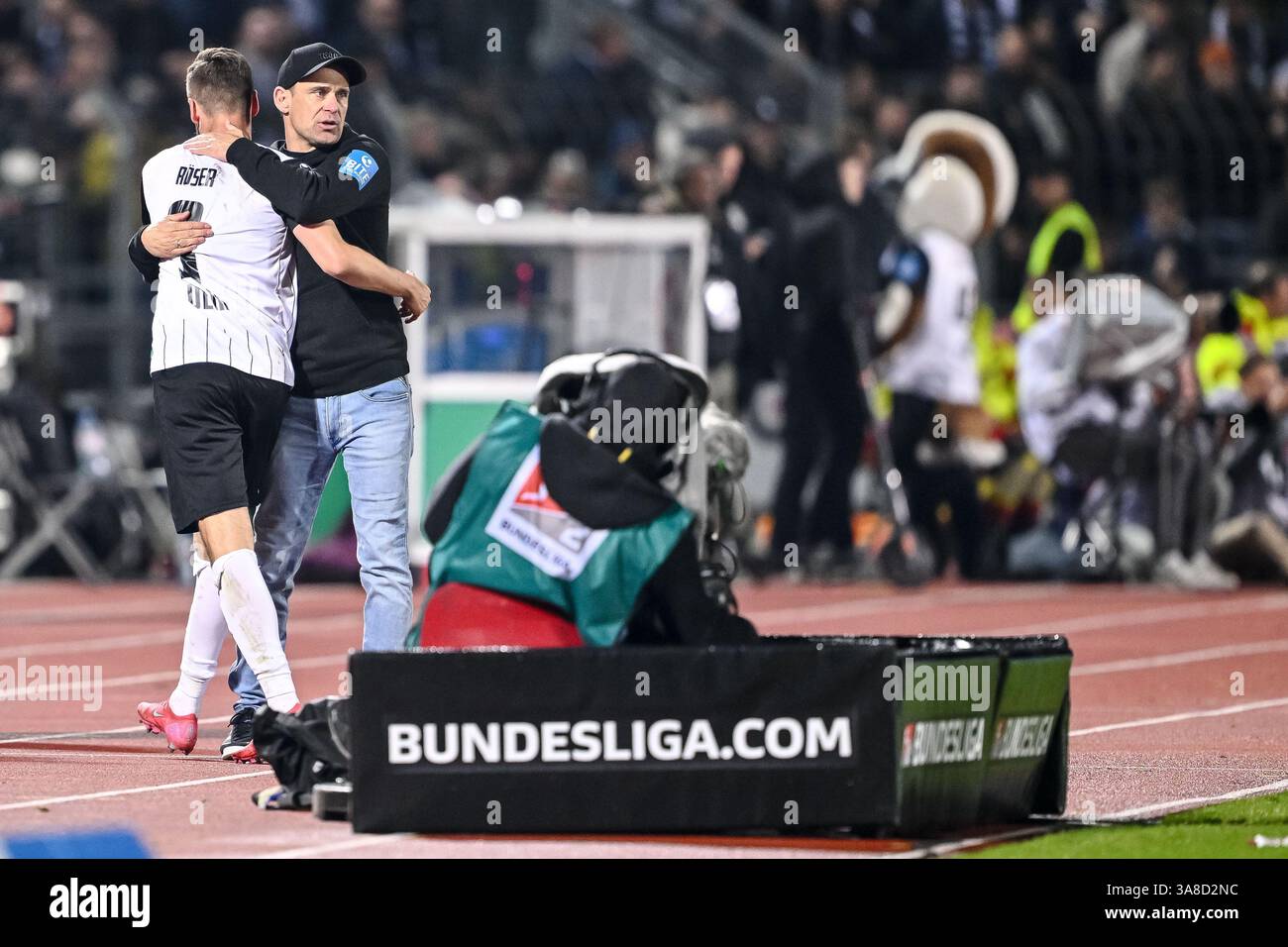 Ulm, Germany. 28th Mar, 2025. Soccer: Bundesliga 2, SSV Ulm 1846 ...