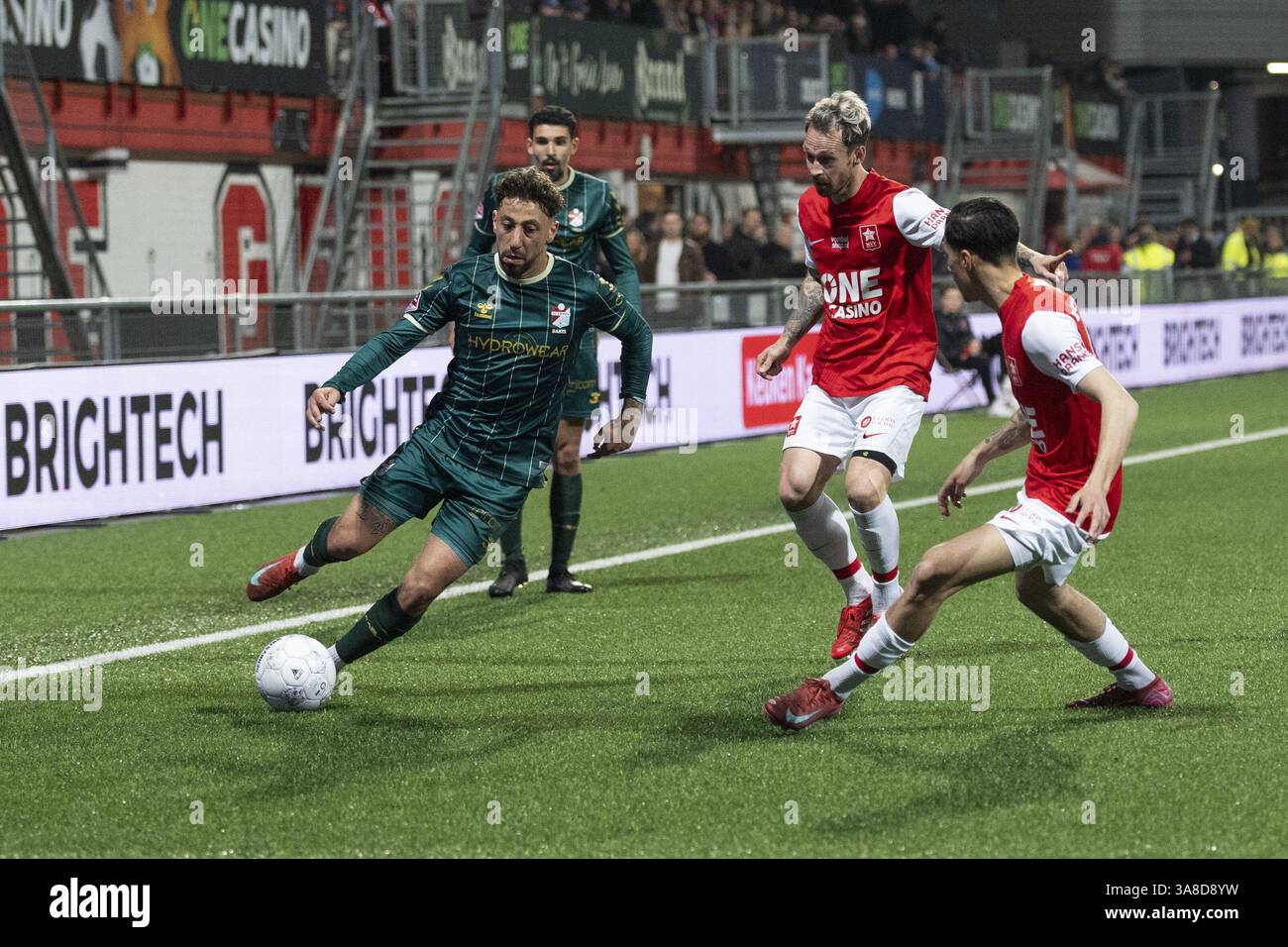Maastricht, Nederland. 28th Mar, 2025. MAASTRICHT, football, 28-3-2025 ...