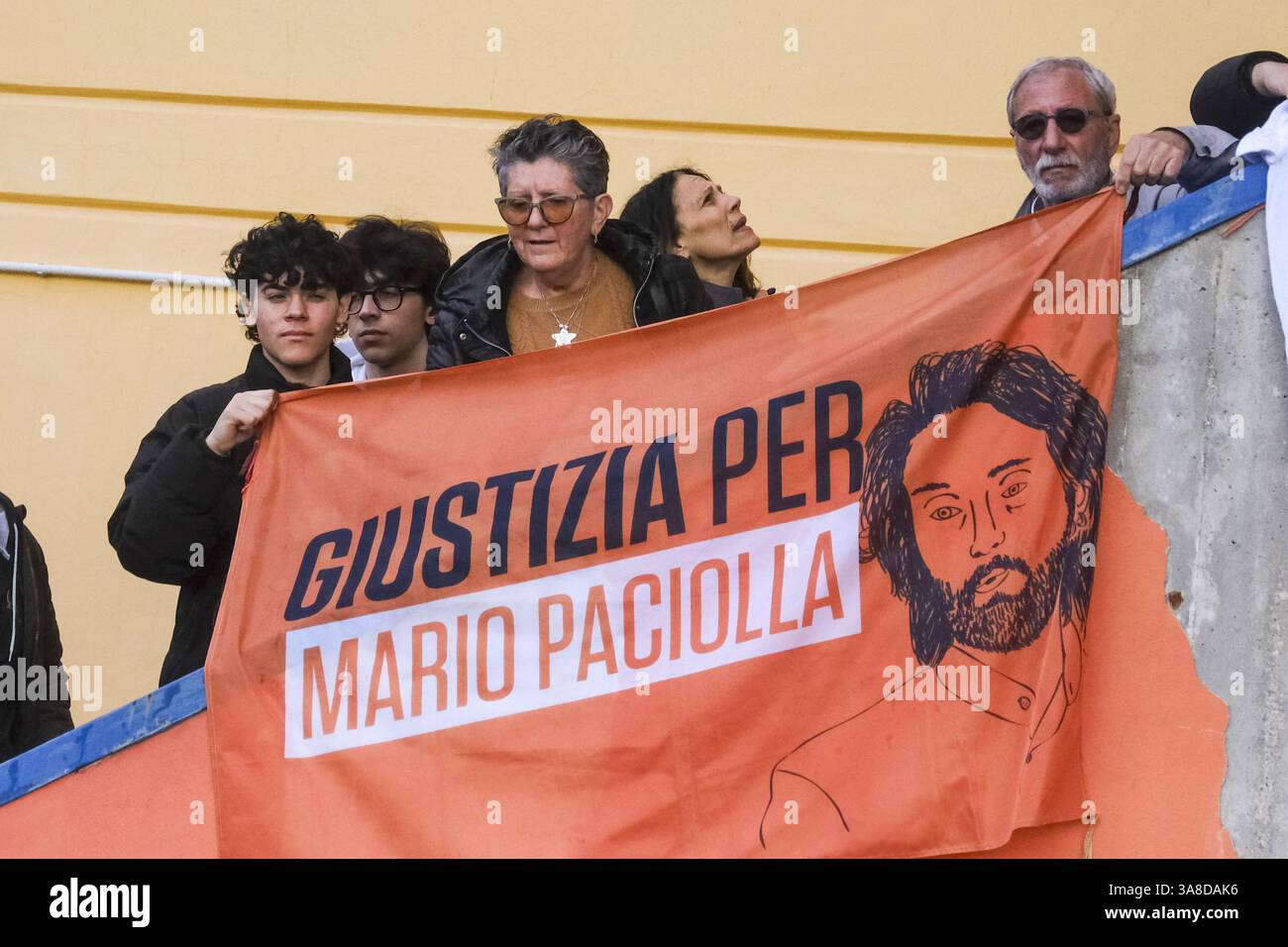 Mario paciolla hi-res stock photography and images - Alamy