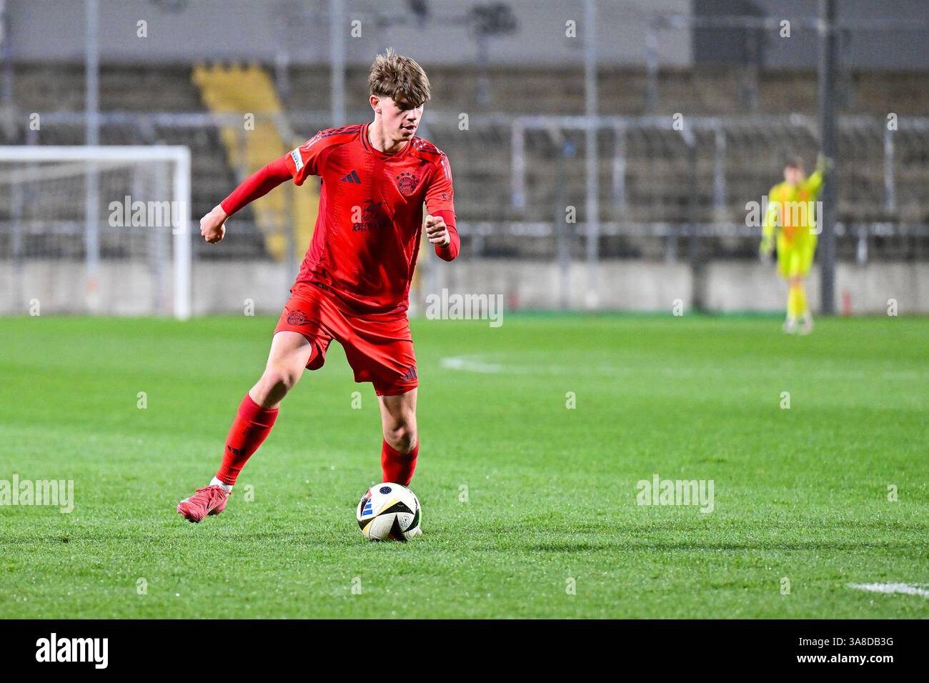 Muenchen, Deutschland. 28th Mar, 2025. am Ball Guido DELLA ROVERE (FC ...