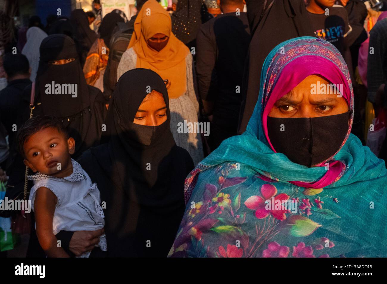 Mask bangladesh hi-res stock photography and images - Alamy