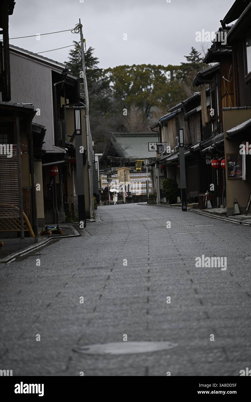 Traditional streets near Kitano Tenmangu Shrine in Kyoto, Japan ...