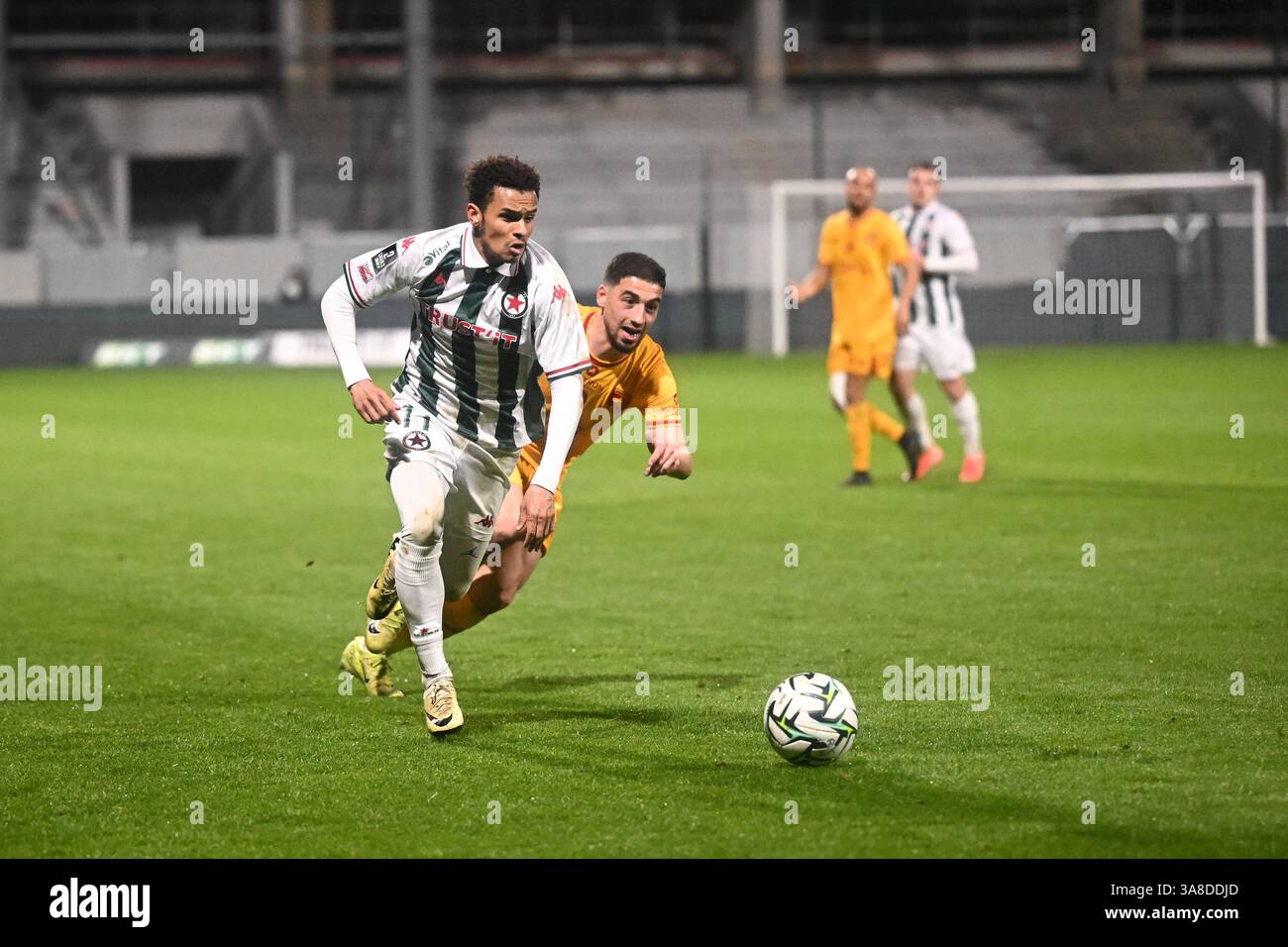 11 Kemo CISSE (red) during the Ligue 2 BKT match between Red Star and ...