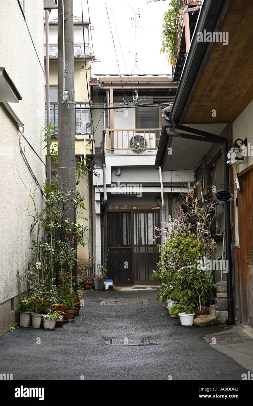 Traditional streets near Kitano Tenmangu Shrine in Kyoto, Japan ...