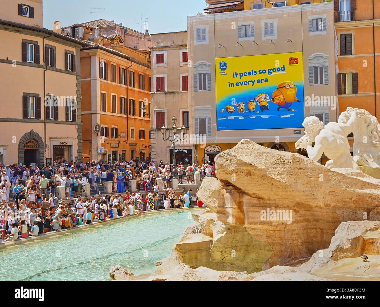Influencer di tiktok hi-res stock photography and images - Alamy