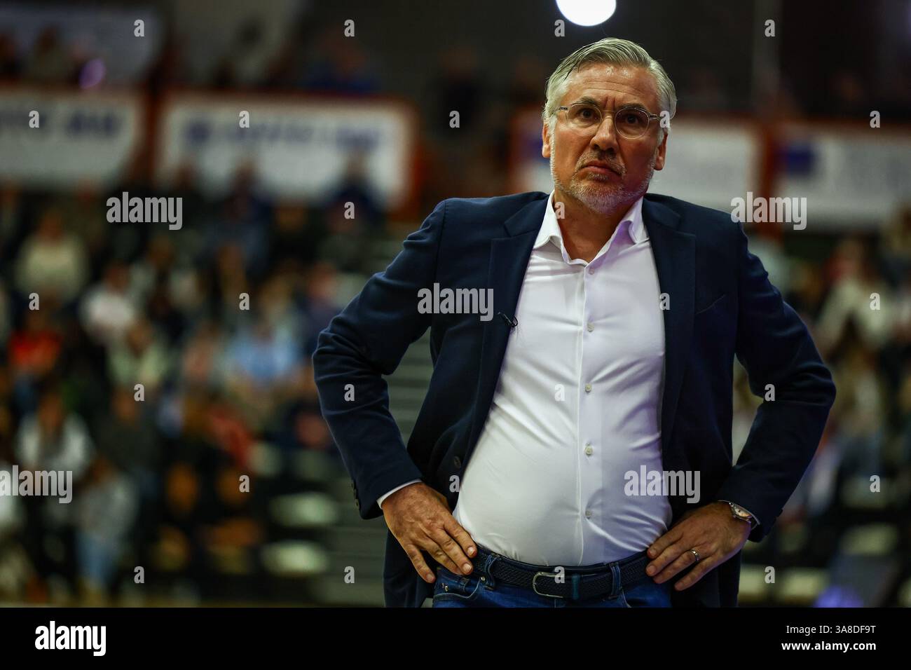 Brussels, Belgium. 28th Mar, 2025. Brussels' head coach Serge Crevecoeur pictured during a ...