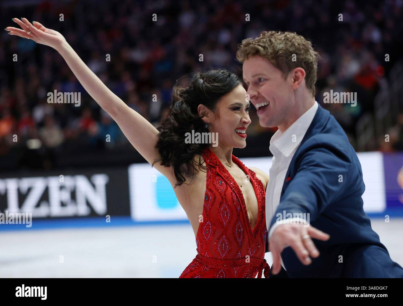 Madison CHOCK and Evan BATES of the United States perform during the ...