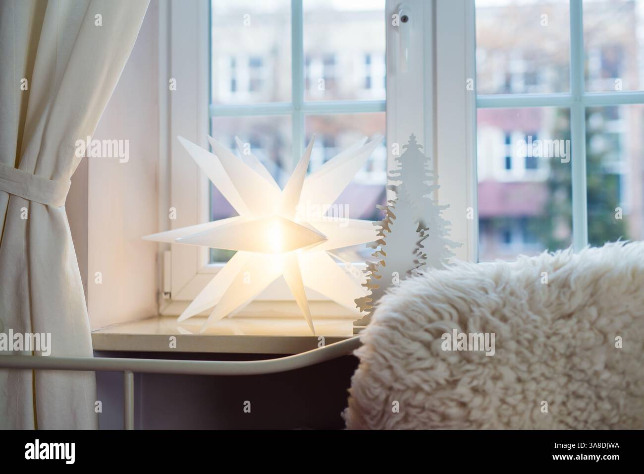 Lamp standing hi-res stock photography and images - Alamy