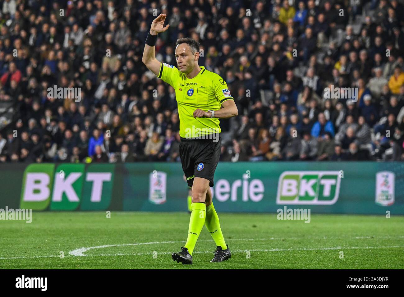 La Spezia, Italy. 28th Mar, 2025. Referee Ermanno Feliciani during ...