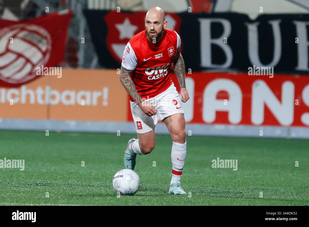 MAASTRICHT, NETHERLANDS - MARCH 28: Bryan Smeets of MVV Maastricht runs ...