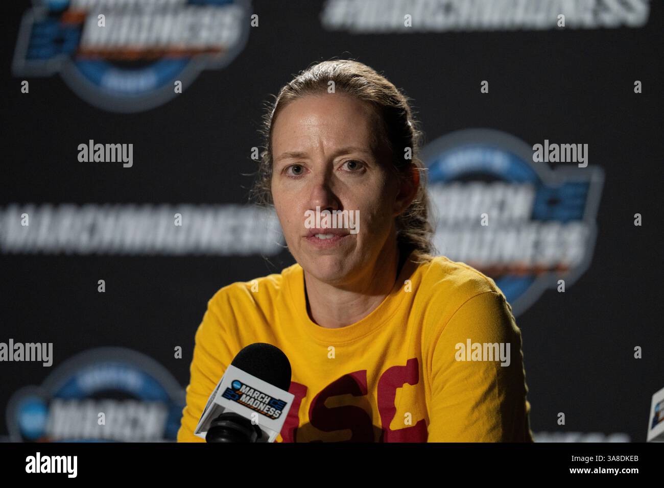 Southern California head coach Lindsay Gottlieb speaks during a news ...