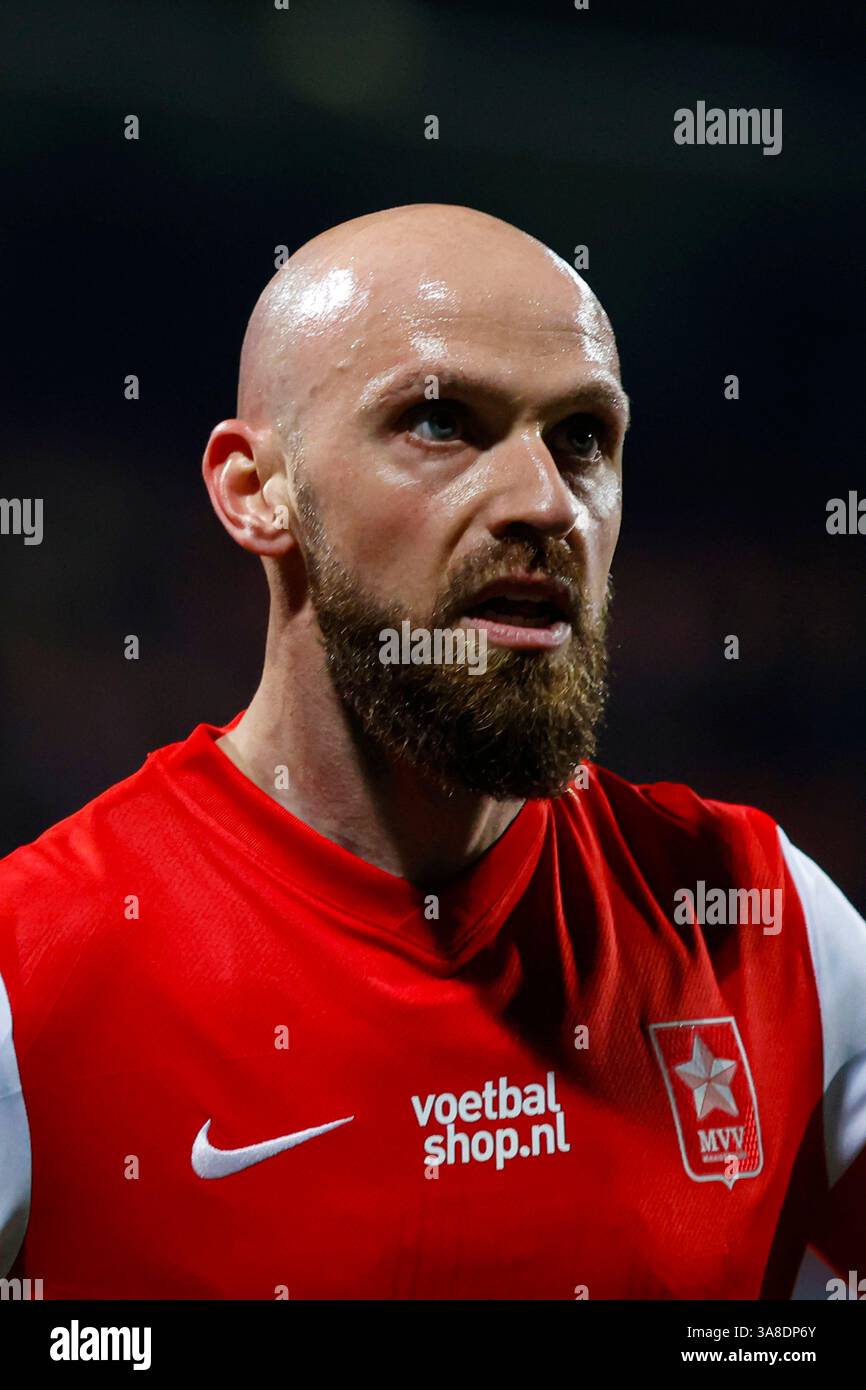MAASTRICHT, NETHERLANDS - MARCH 28: Bryan Smeets of MVV Maastricht ...
