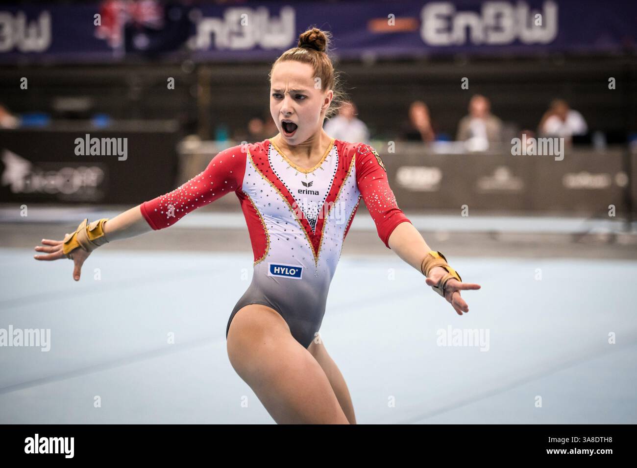 Stuttgart, Deutschland. 28th Mar, 2025. Jesenia Schaefer (GER, TuS ...