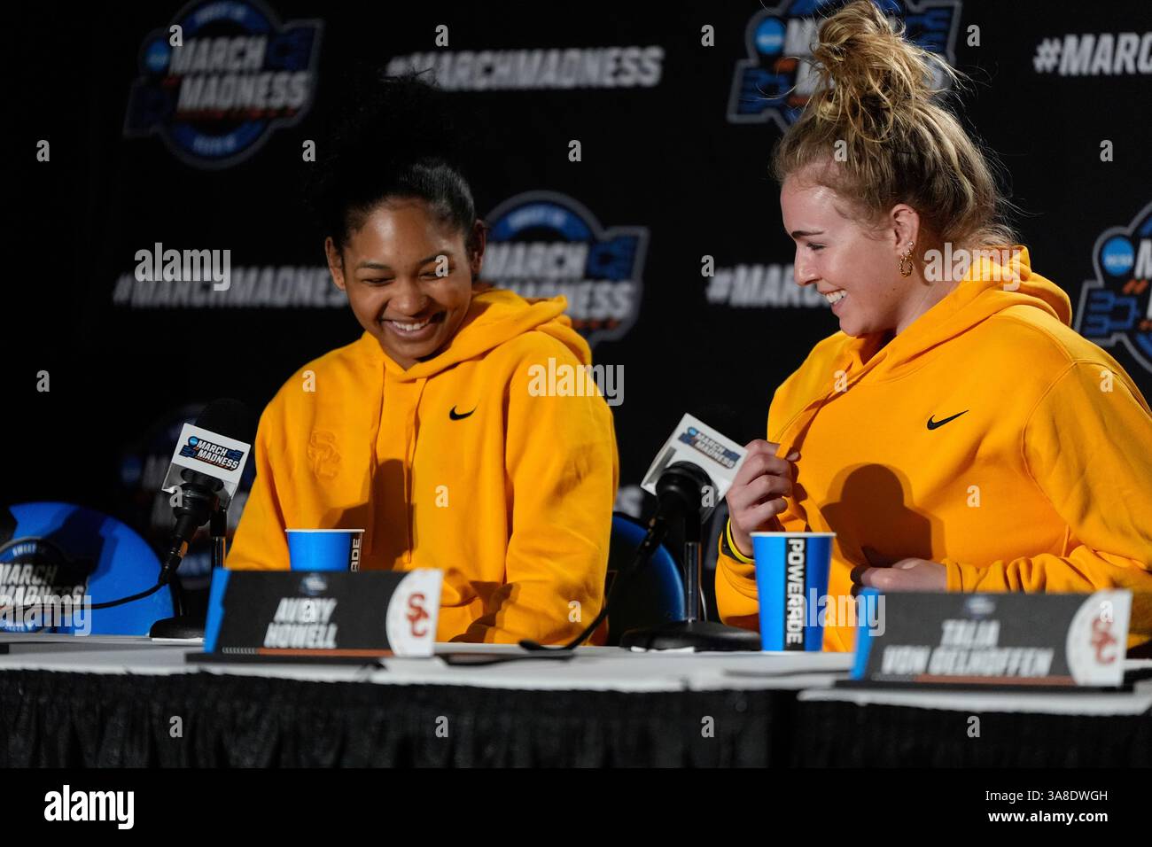 Southern California guard Avery Howell, right, laughs with Southern ...