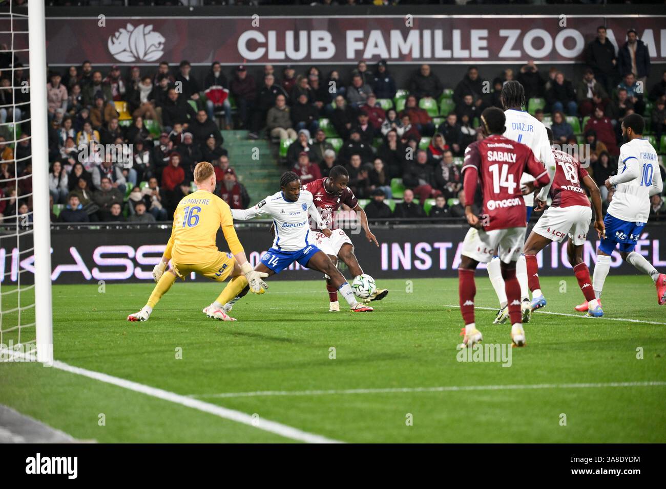 14 Ismael BOURA (estac) - 36 Ablie JALLOW (fcm) during the Ligue 2 BKT ...