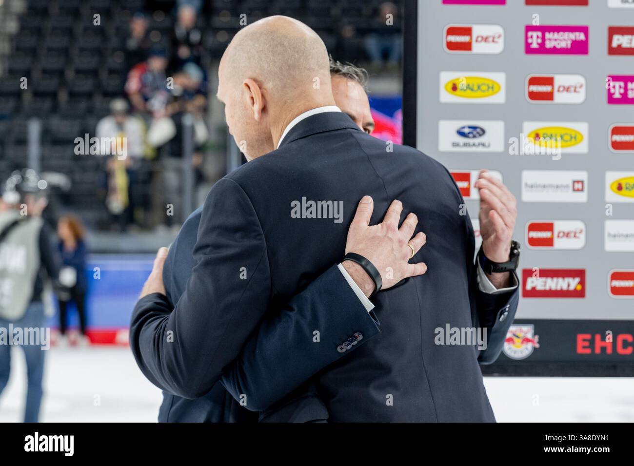Muenchen, Deutschland. 28th Mar, 2025. Umarmung von Christian Winkler ...