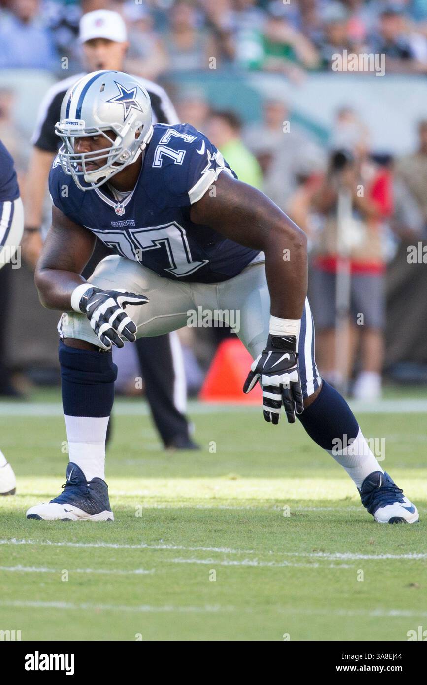September 20, 2015: Dallas Cowboys tackle Tyron Smith (77) in action ...