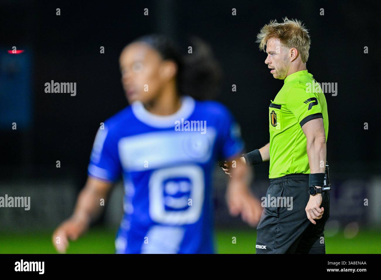 Gent, Belgium. 28th Mar, 2025. referee Lauren Cools pictured during a ...