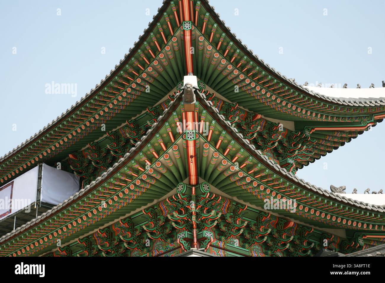 Korean traditional gate hi-res stock photography and images - Alamy